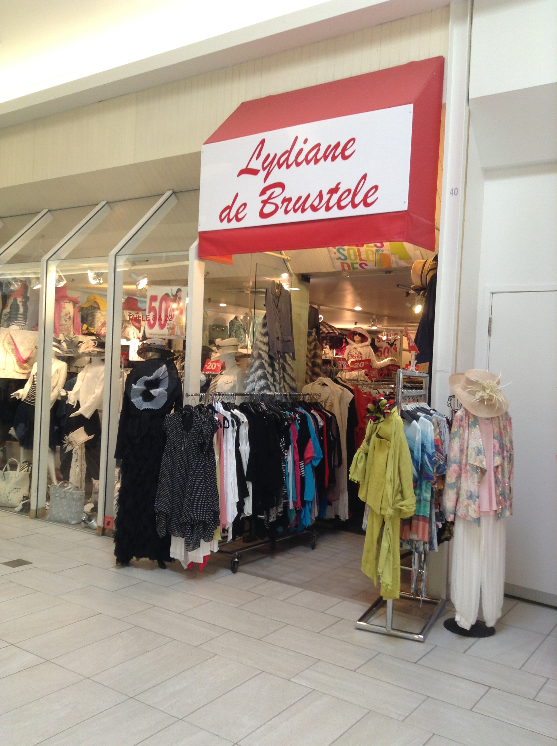 Le centre d’achats du mois : le Centre Laval - URBANIA