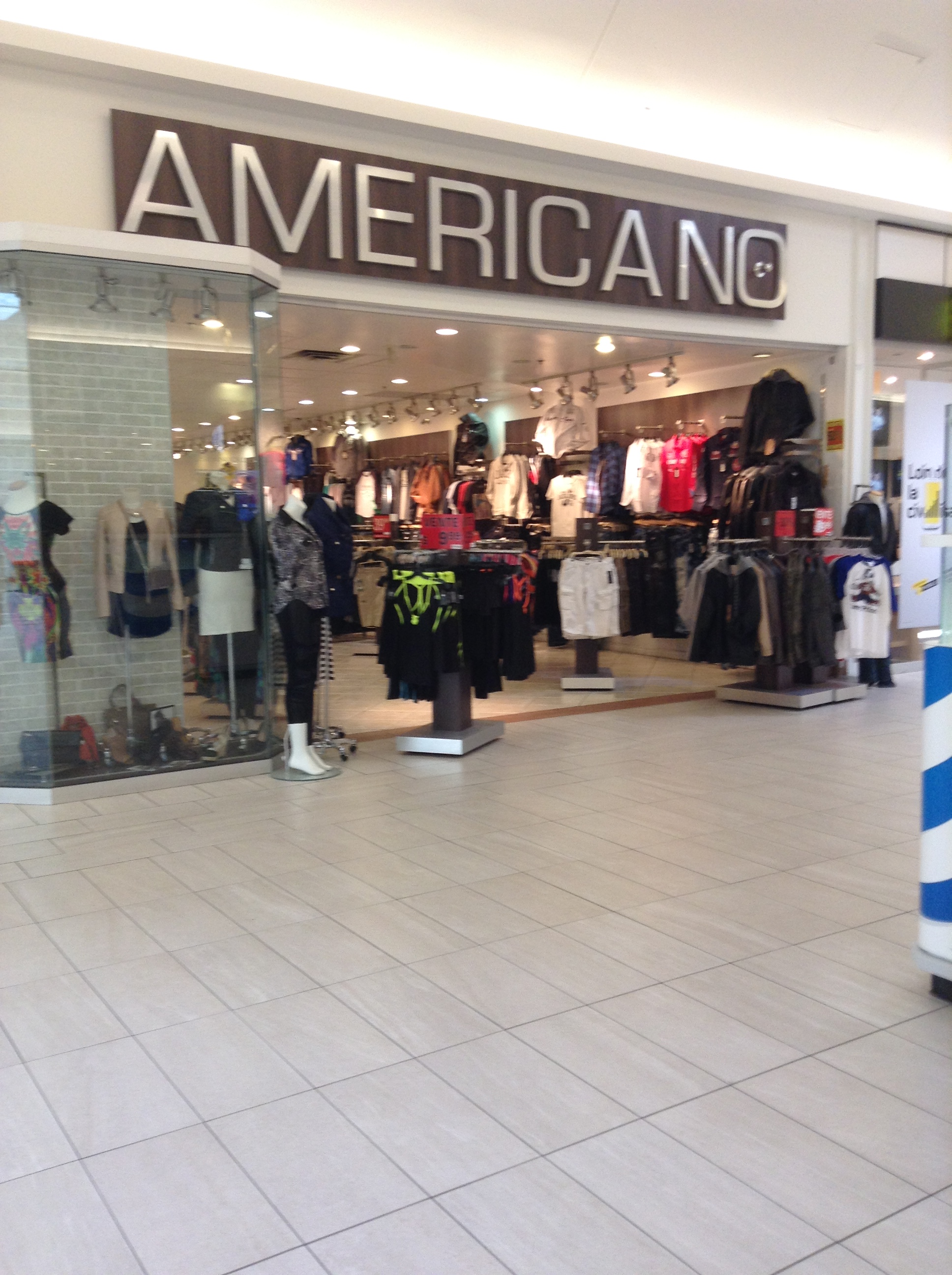 Le centre d’achats du mois : le Centre Laval - URBANIA