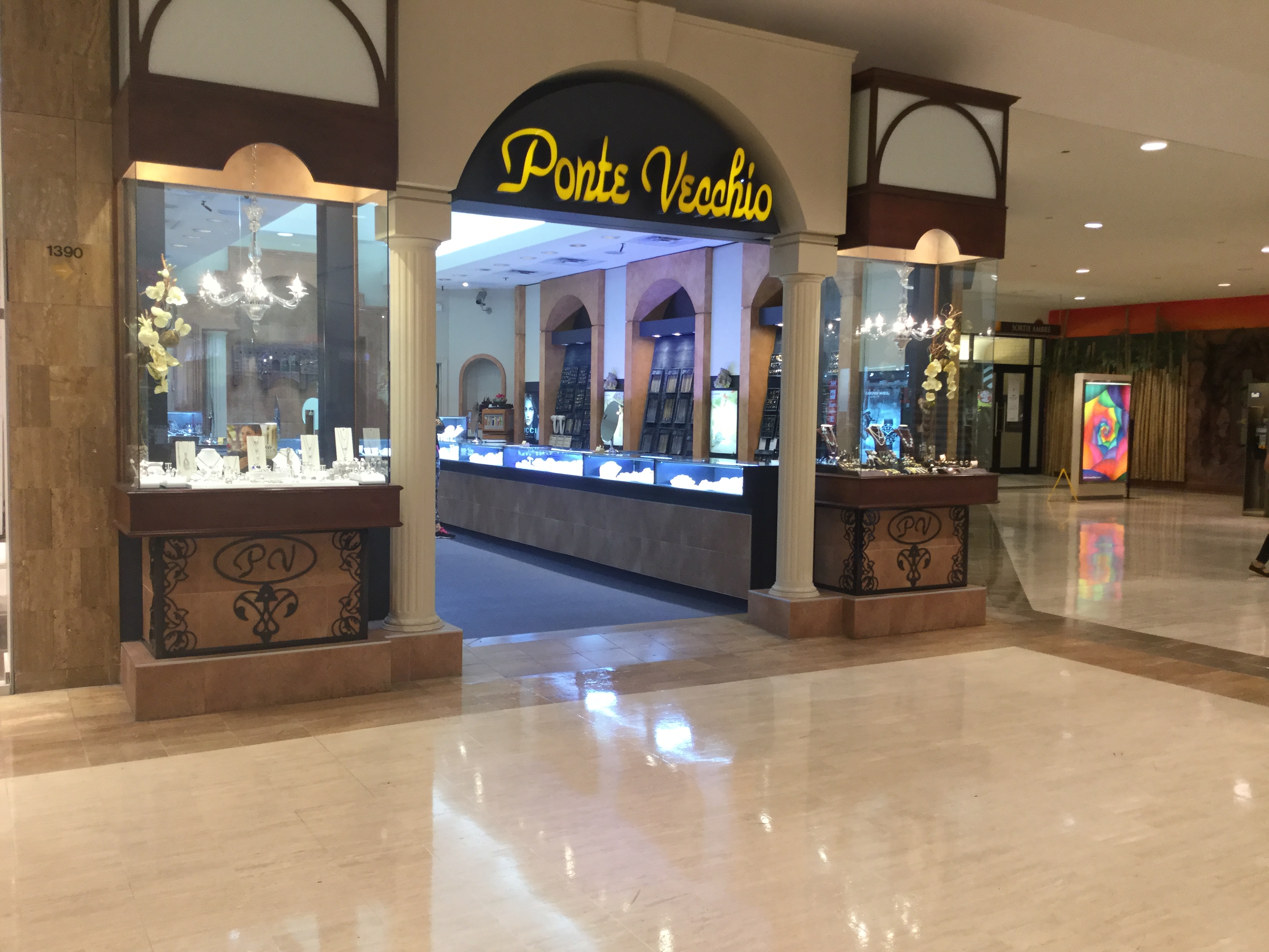 Le centre d’achats du mois : Le Centre Rockland - URBANIA