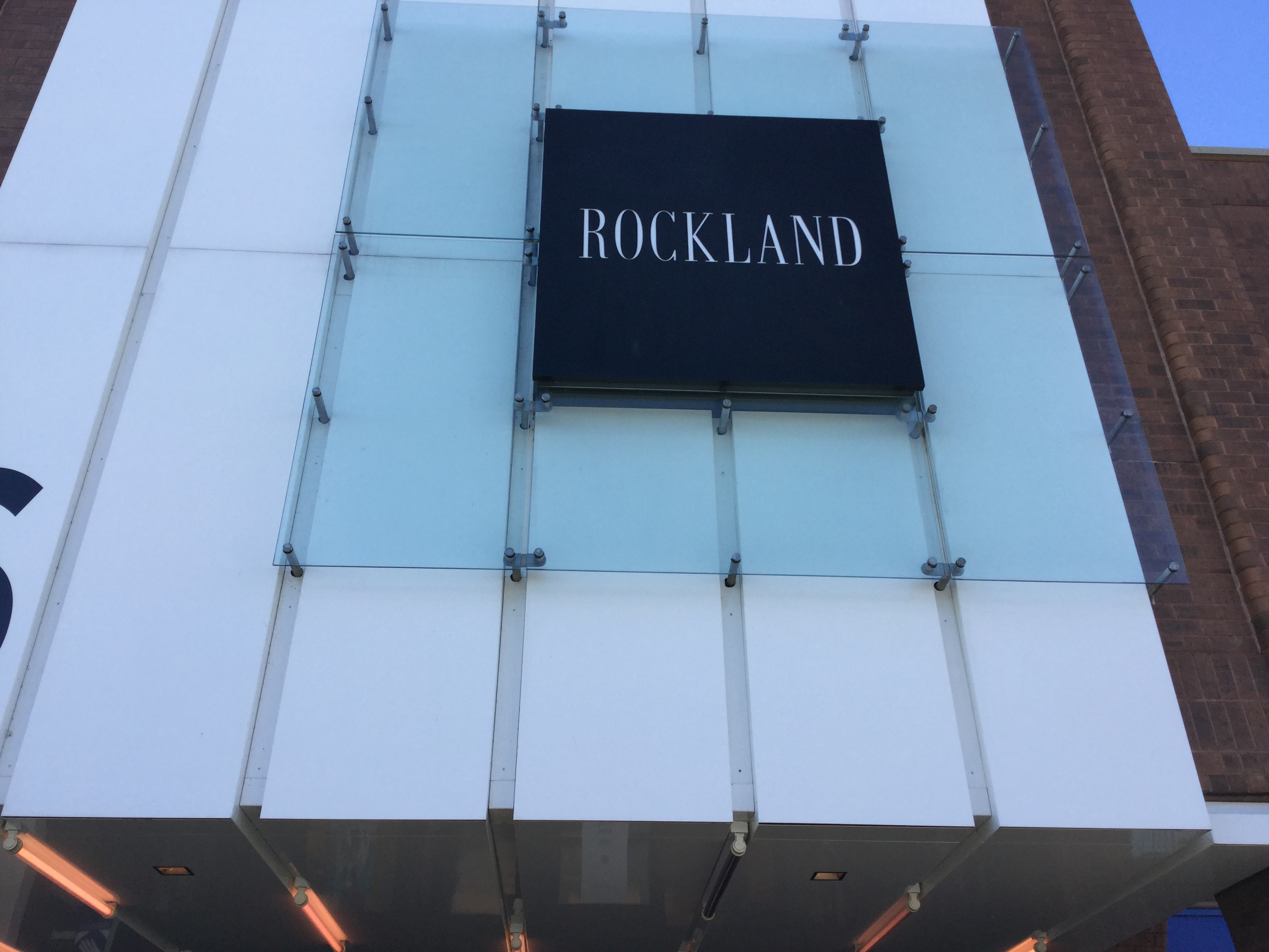 Le centre d’achats du mois : Le Centre Rockland - URBANIA