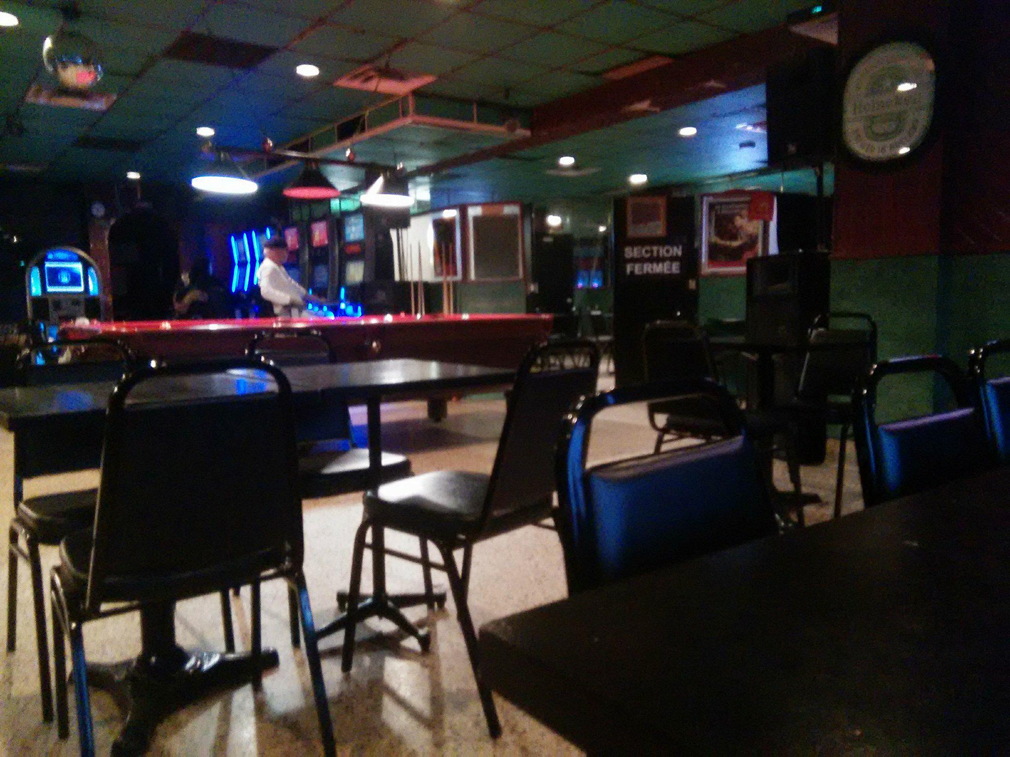 La taverne du mois : Bienvenu [sic] Bar Salon - URBANIA