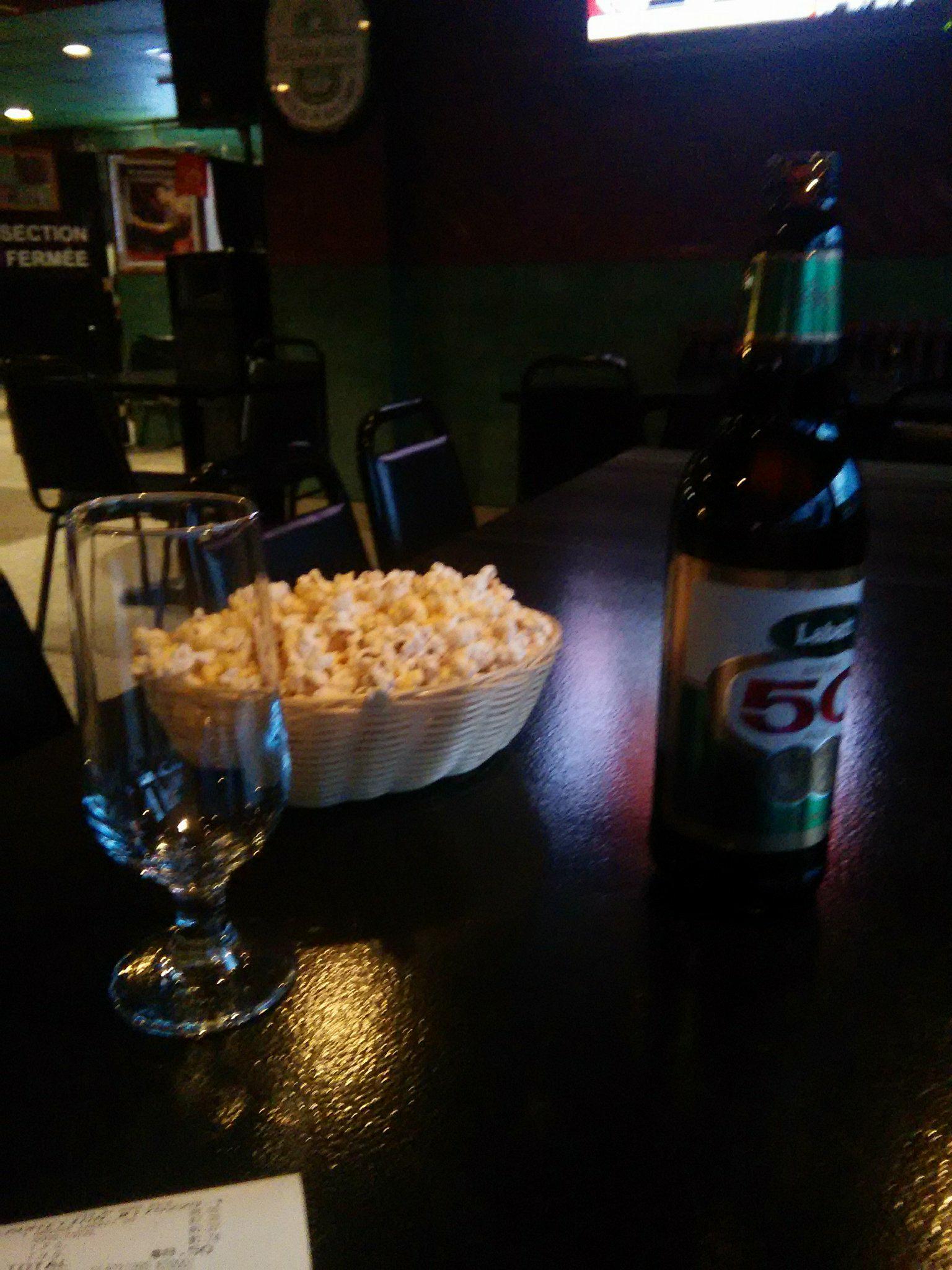 La taverne du mois : Bienvenu [sic] Bar Salon - URBANIA